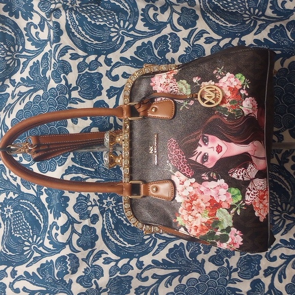 noble exchange | Bags | Nx Pretty Girl Kiss Lock Satchel | Poshmark